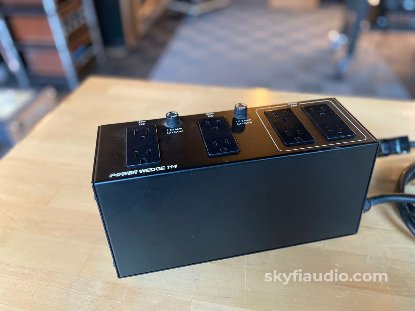 Audio Power Industries Power Wedge PW114 Power Conditioner