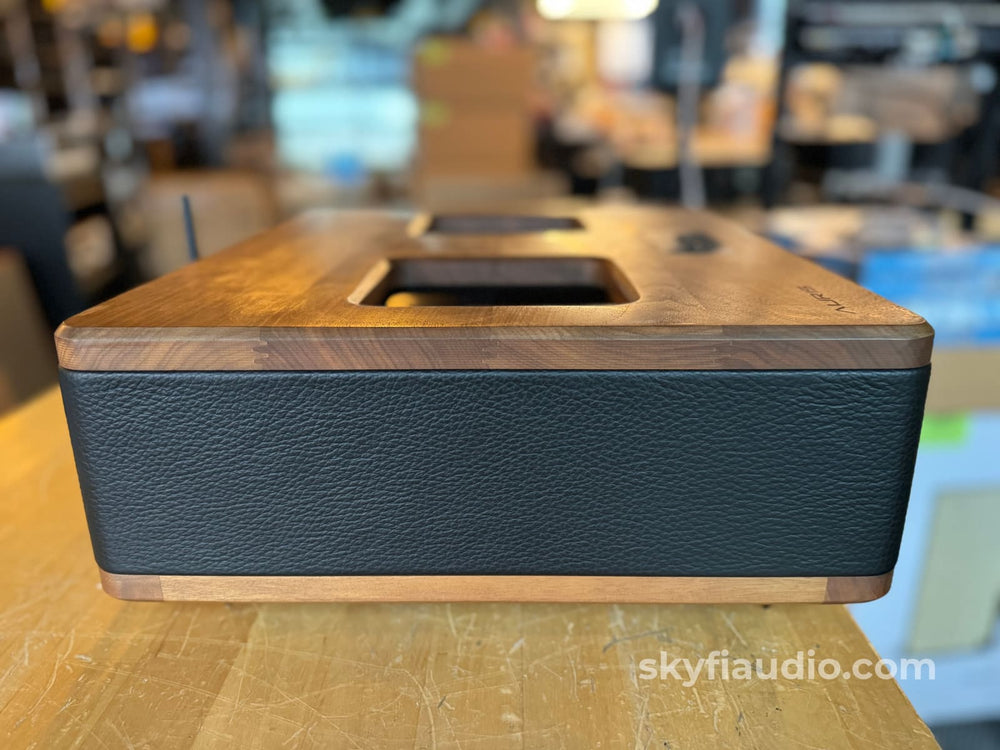 Auris D2D Digital to Analog Converter w/Bluetooth - DSD Capable