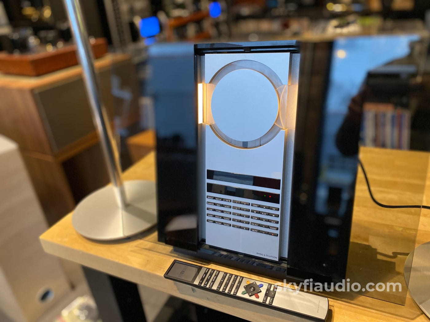 Bang & Olufsen Beosound 3000 and Beolab 3 Speakers (Complete System)