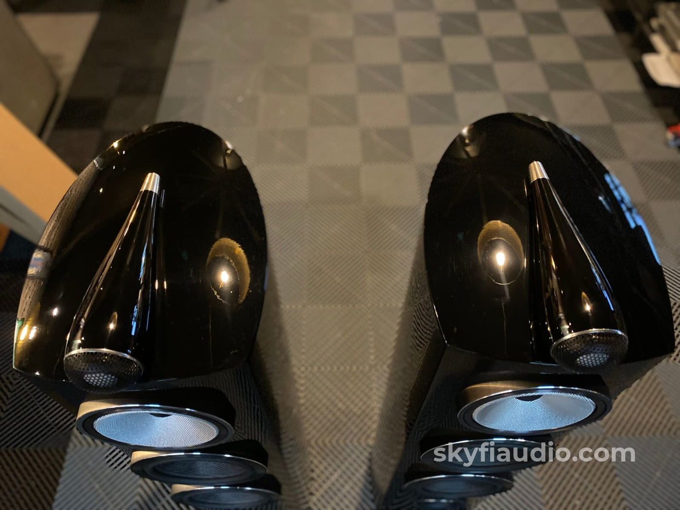 Bowers & Wilkins 804 D3 Speakers In Gloss Black - Like New