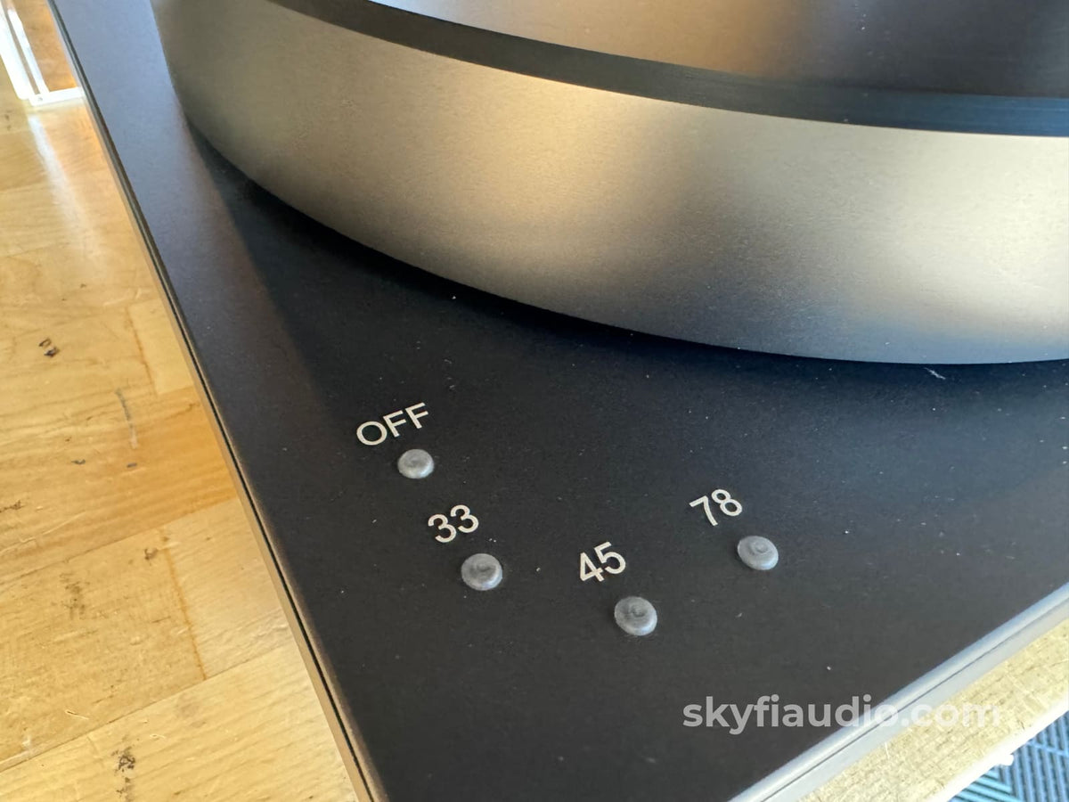 Clearaudio Performance DC Air Turntable Complete with Many Upgrades