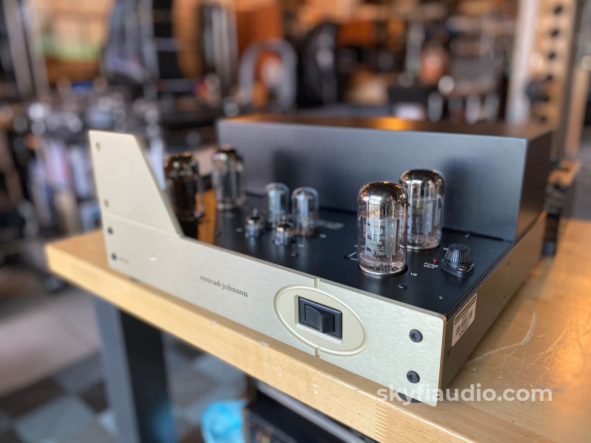 Conrad Johnson MV-60SE (Special Edition) Tube Amplifier Fitted With 65