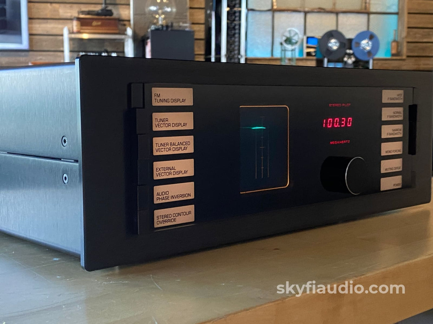 Day Sequerra FM Studio Tuner - Factory Serviced - Balanced XLR Outputs