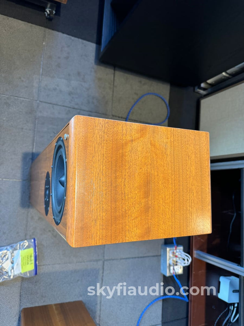 Devore Fidelity Gibbon Super 8 Speakers in Gorgeous Walnut Finish, Mad