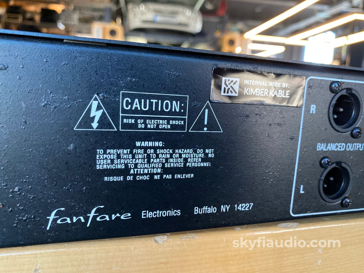 Fanfare FT-1 Digital/Analog Tuner w/Balanced Output, Internal Kimber K