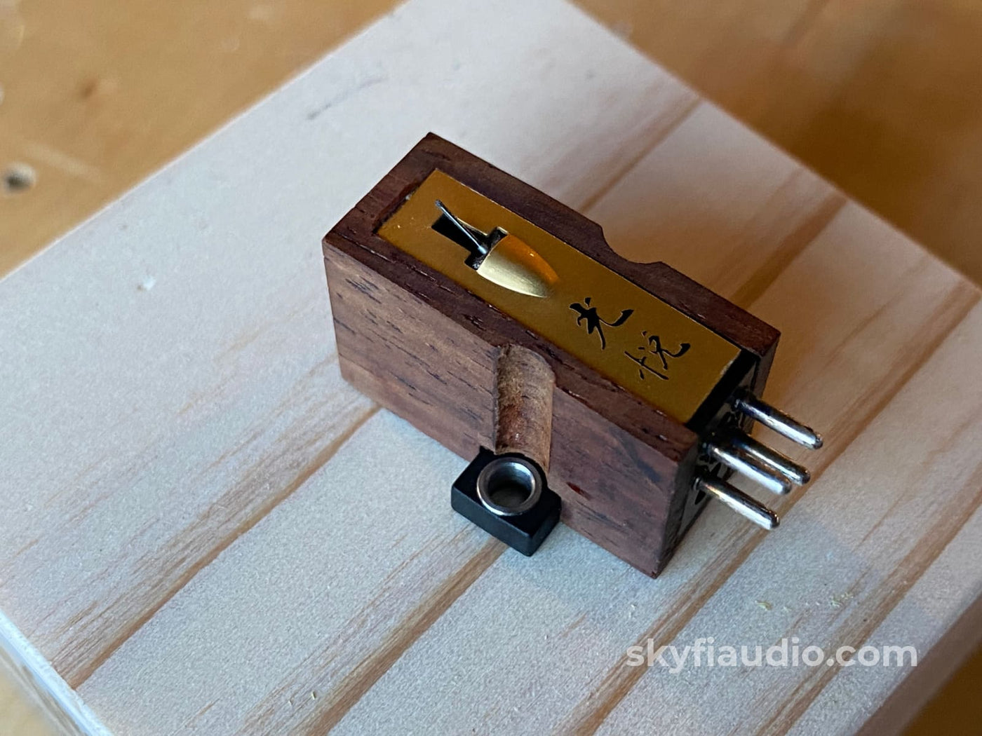 Koetsu Rosewood Signature Moving-Coil Cartridge, Handmade in Japan