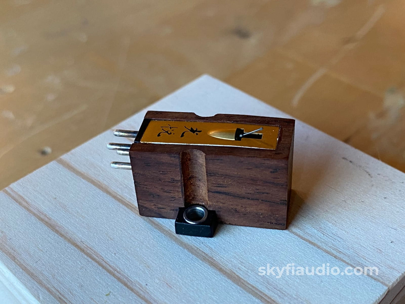 Koetsu Rosewood Signature Moving-Coil Cartridge, Handmade in Japan