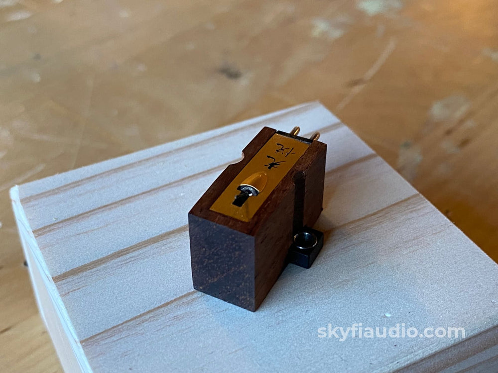 Koetsu Rosewood Signature Moving-Coil Cartridge, Handmade in Japan
