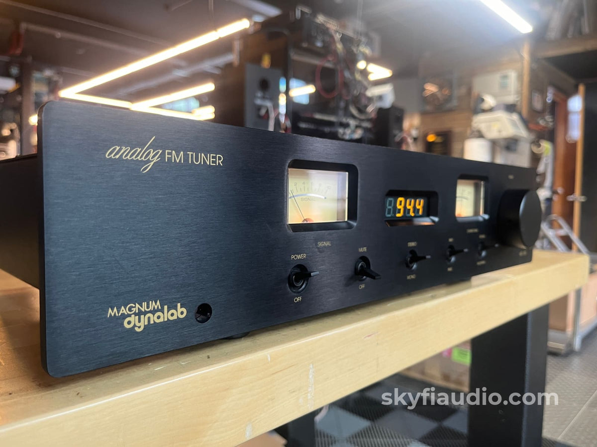 Magnum Dynalab MD-100 - Analog FM Tuner w/XLR Balanced Outputs