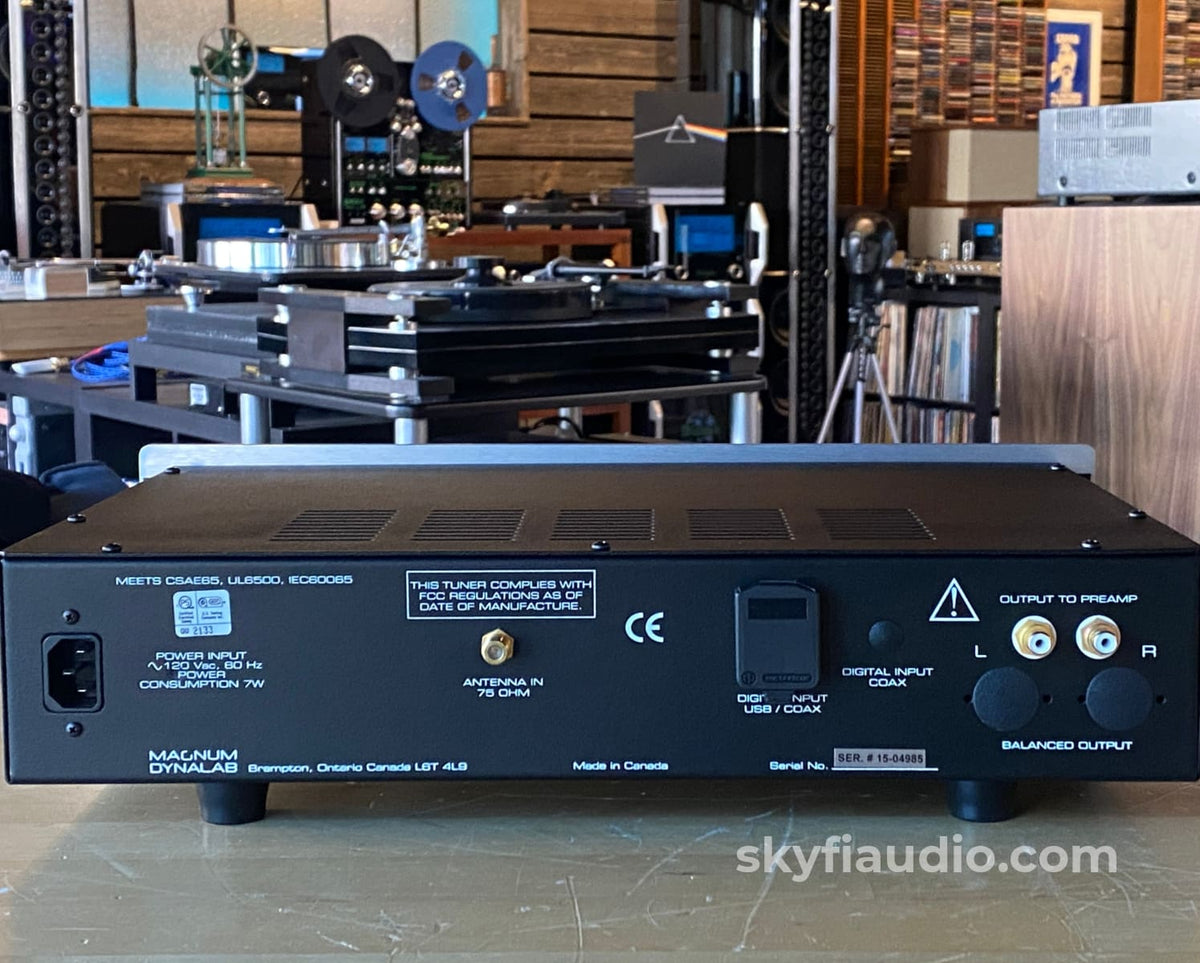 Magnum Dynalab MD90 Analog FM Tuner - Factory Serviced