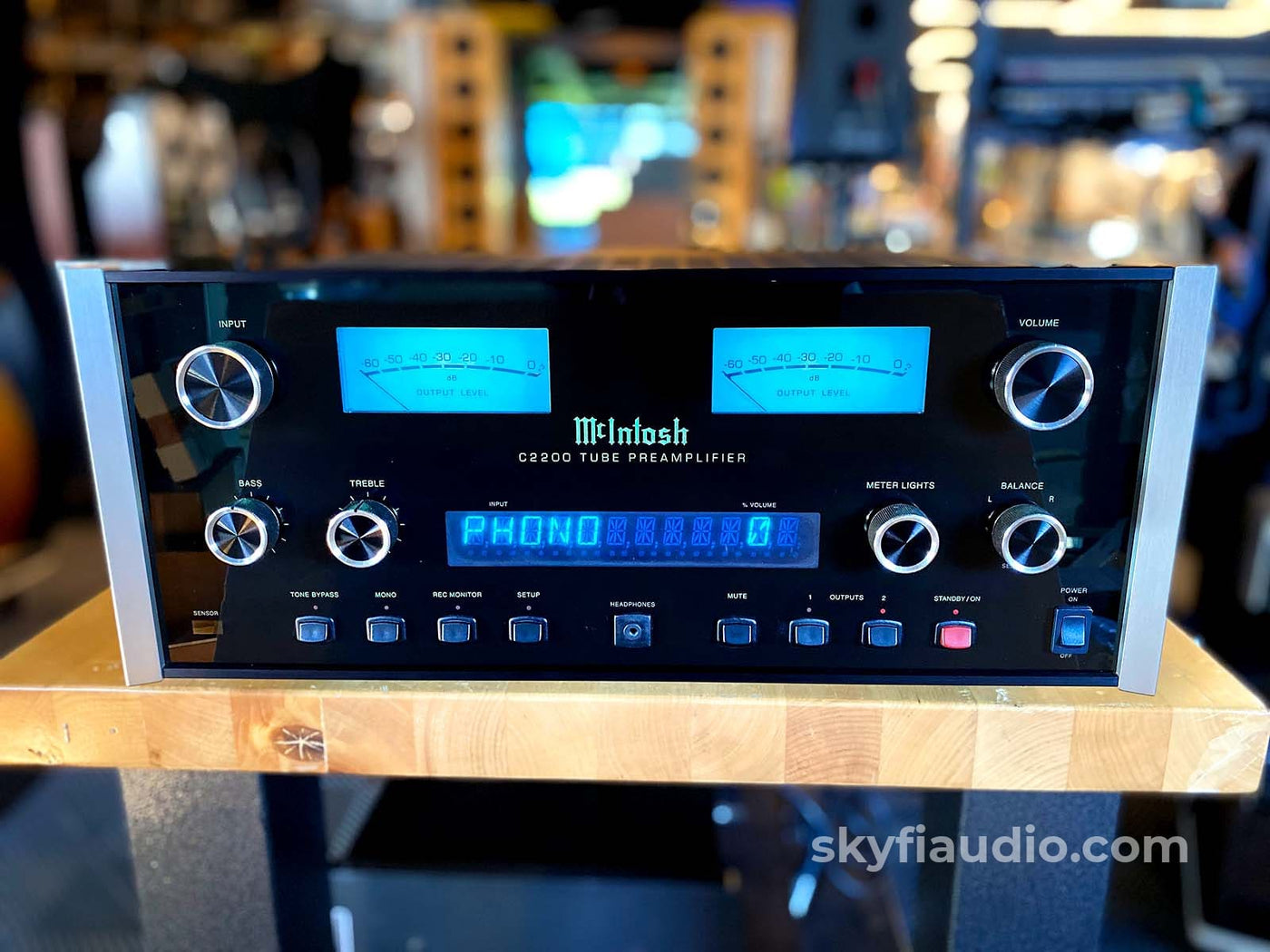 McIntosh C2200 Tube Preamplifier - All Analog for Purists