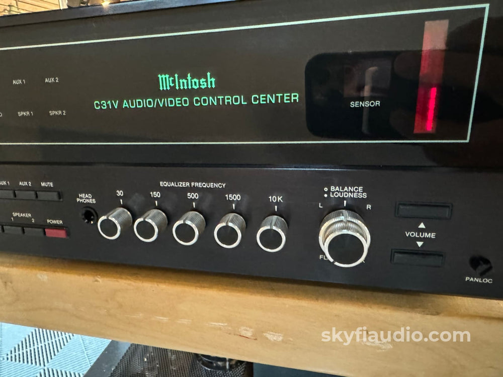 McIntosh C31V Vintage Full Featured Preamp w/Phono and Remote Control