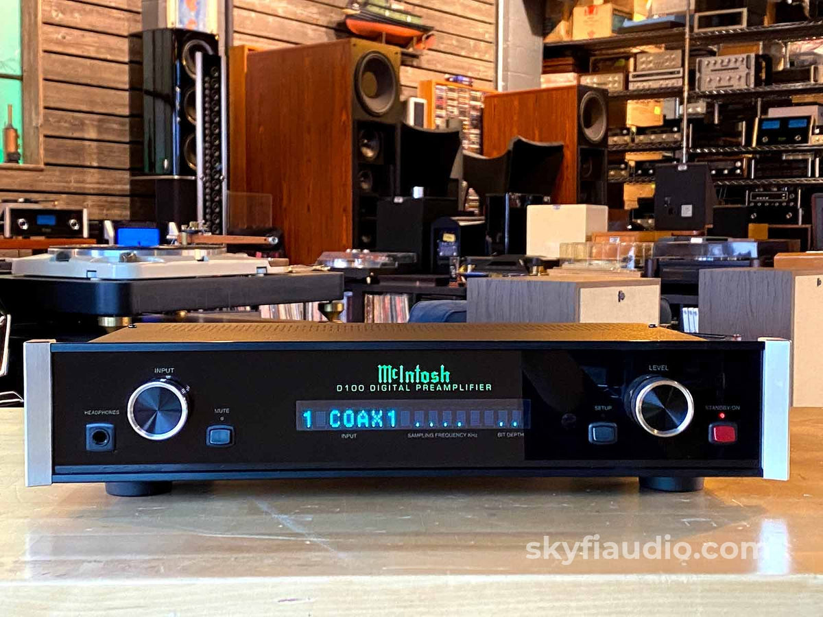 McIntosh D100 Digital Preamplifier and DAC