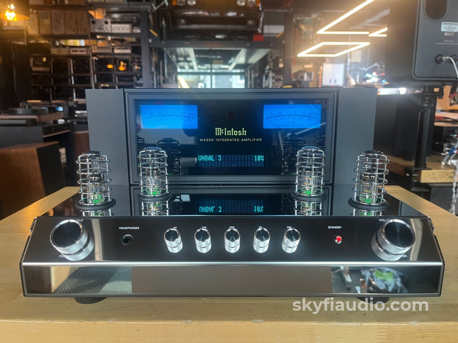 McIntosh MA352 Hybrid Integrated Amplifier - Like New