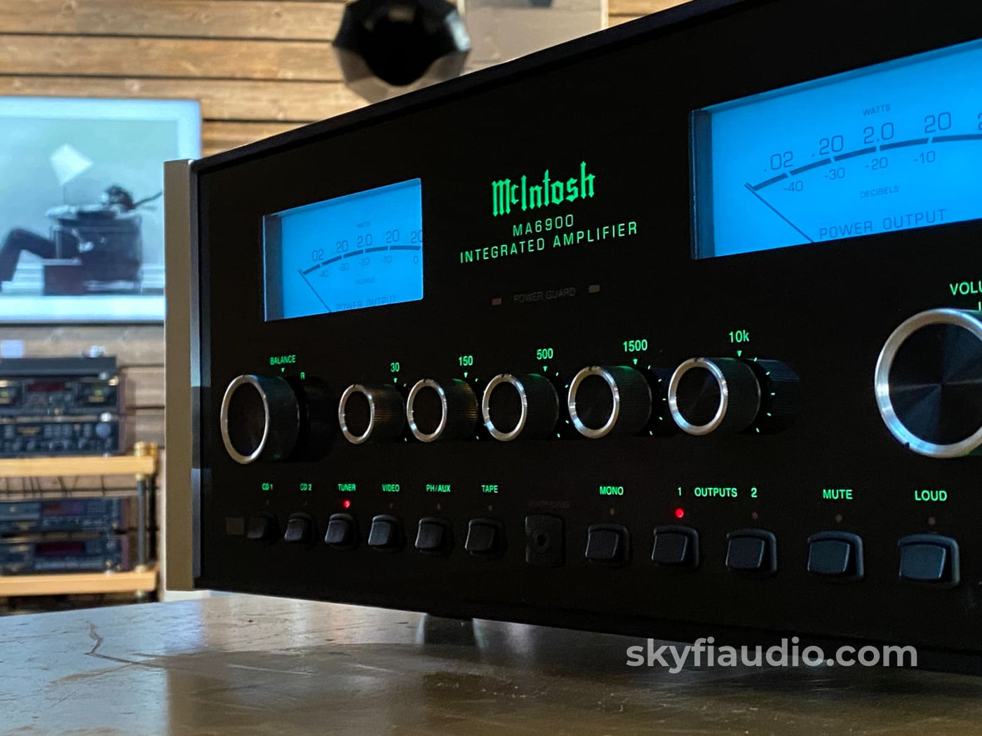 McIntosh MA6900 Integrated Amplifier - All Analog with Built-In Phono