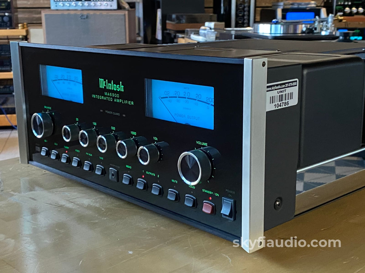 McIntosh MA6900 Integrated Amplifier - All Analog with Built-In Phono