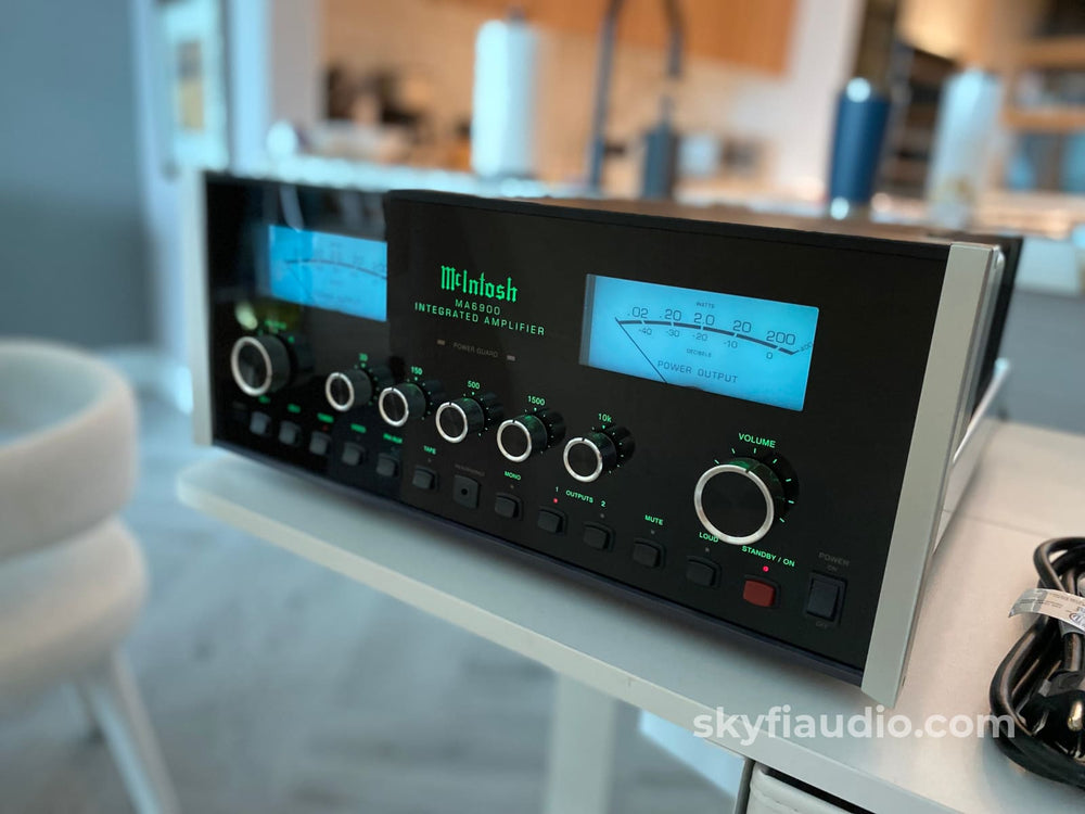 McIntosh MA6900 Integrated Amplifier - All Analog with Built In Phono