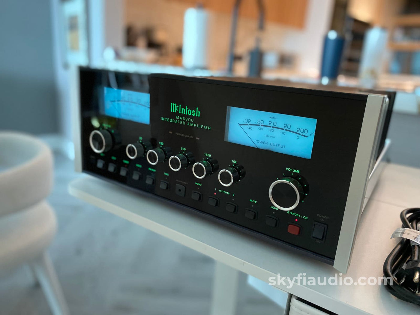 McIntosh MA6900 Integrated Amplifier - All Analog with Built In Phono