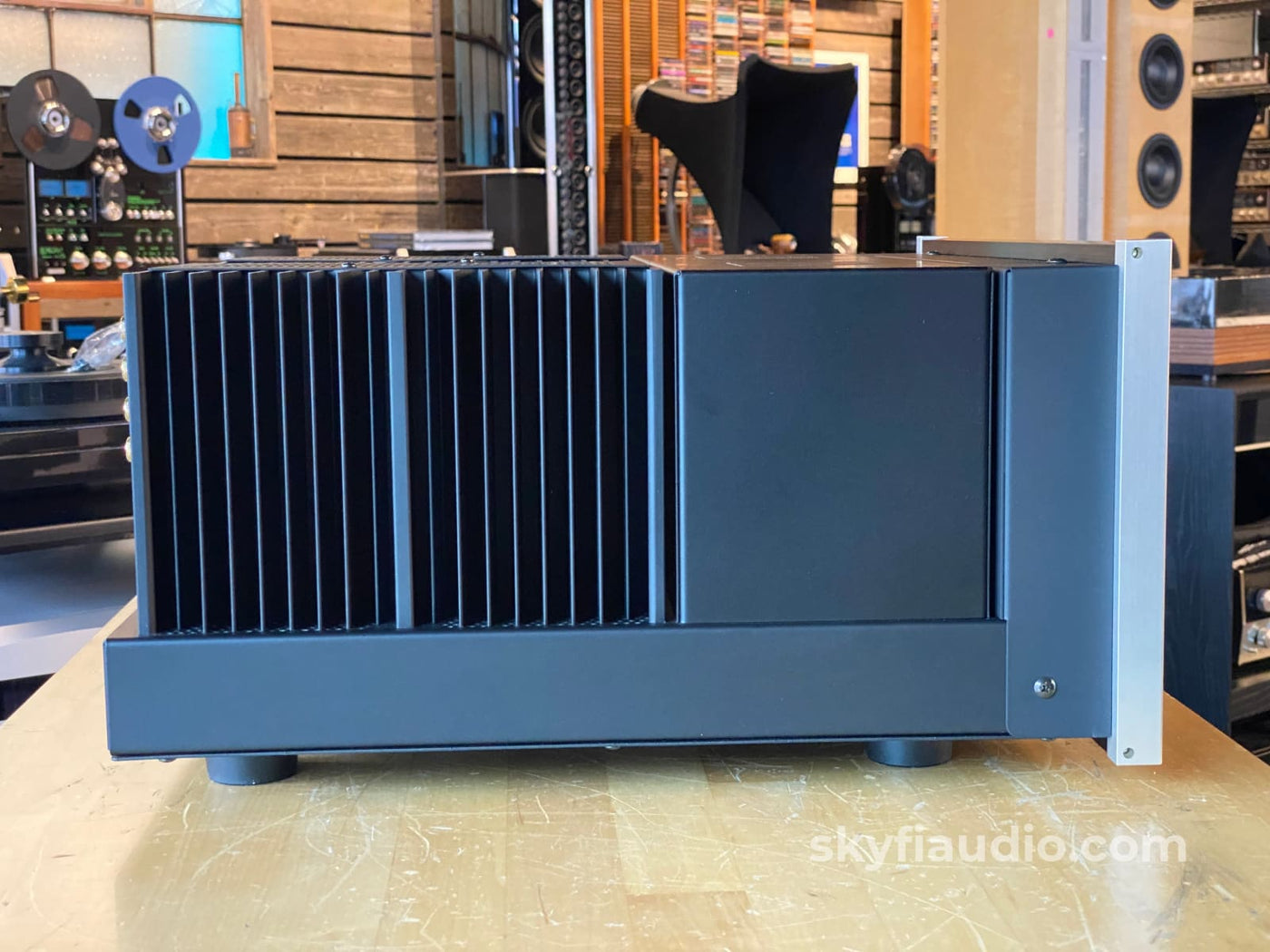 McIntosh MC205 5-Channel Home Theater Amplifier, Complete Set