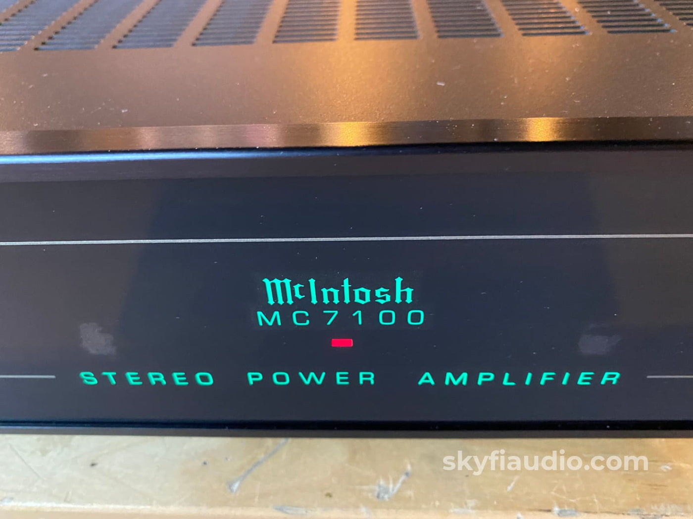 McIntosh MC7100 - Compact Yet Powerful Stereo Amplifier