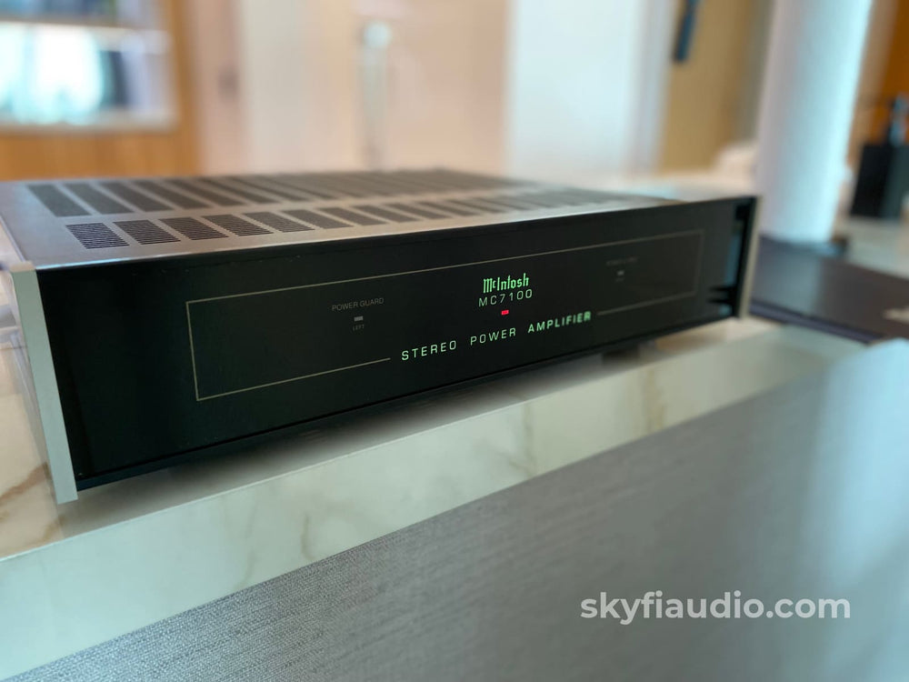 McIntosh MC7100 - Compact Yet Powerful Stereo Amplifier