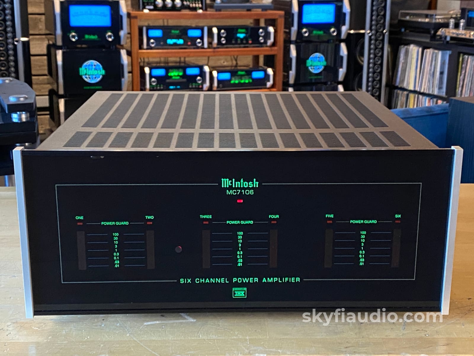 McIntosh MC7106 - 6 Channel Solid State Amp w/LED VU Meters - THX Rate