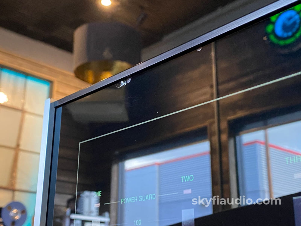 McIntosh MC7106 - 6 Channel Solid State Amp w/LED VU Meters - THX Rate