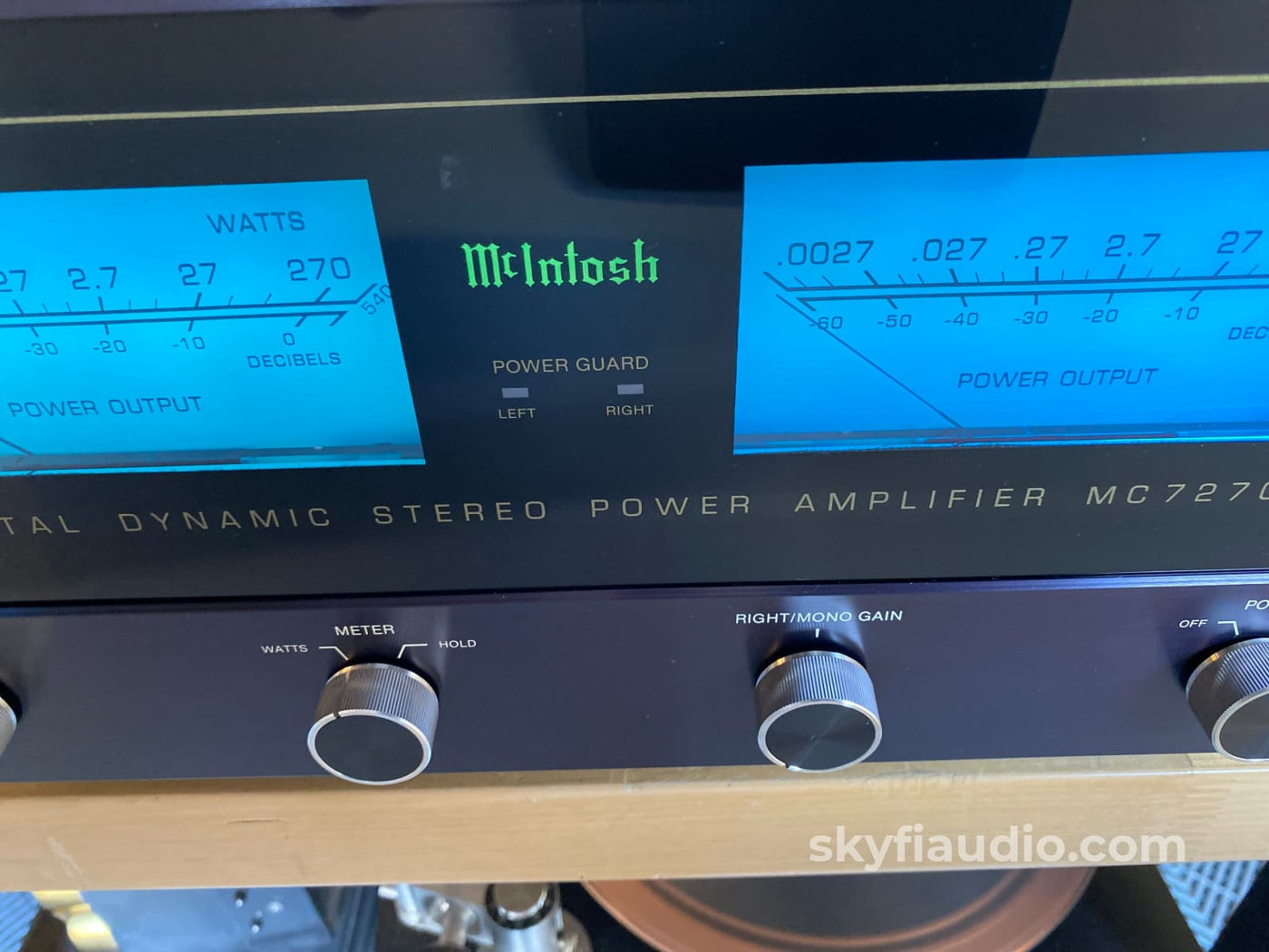 McIntosh MC7270 - Super Clean - 270W x 2 - Best Mc Amp From This Era