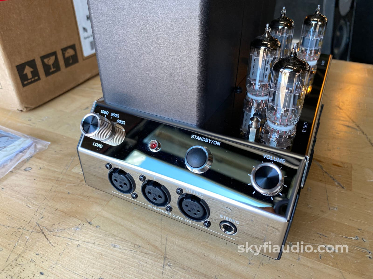 McIntosh MHA200 Tube Headphone Amplifier - Complete Set