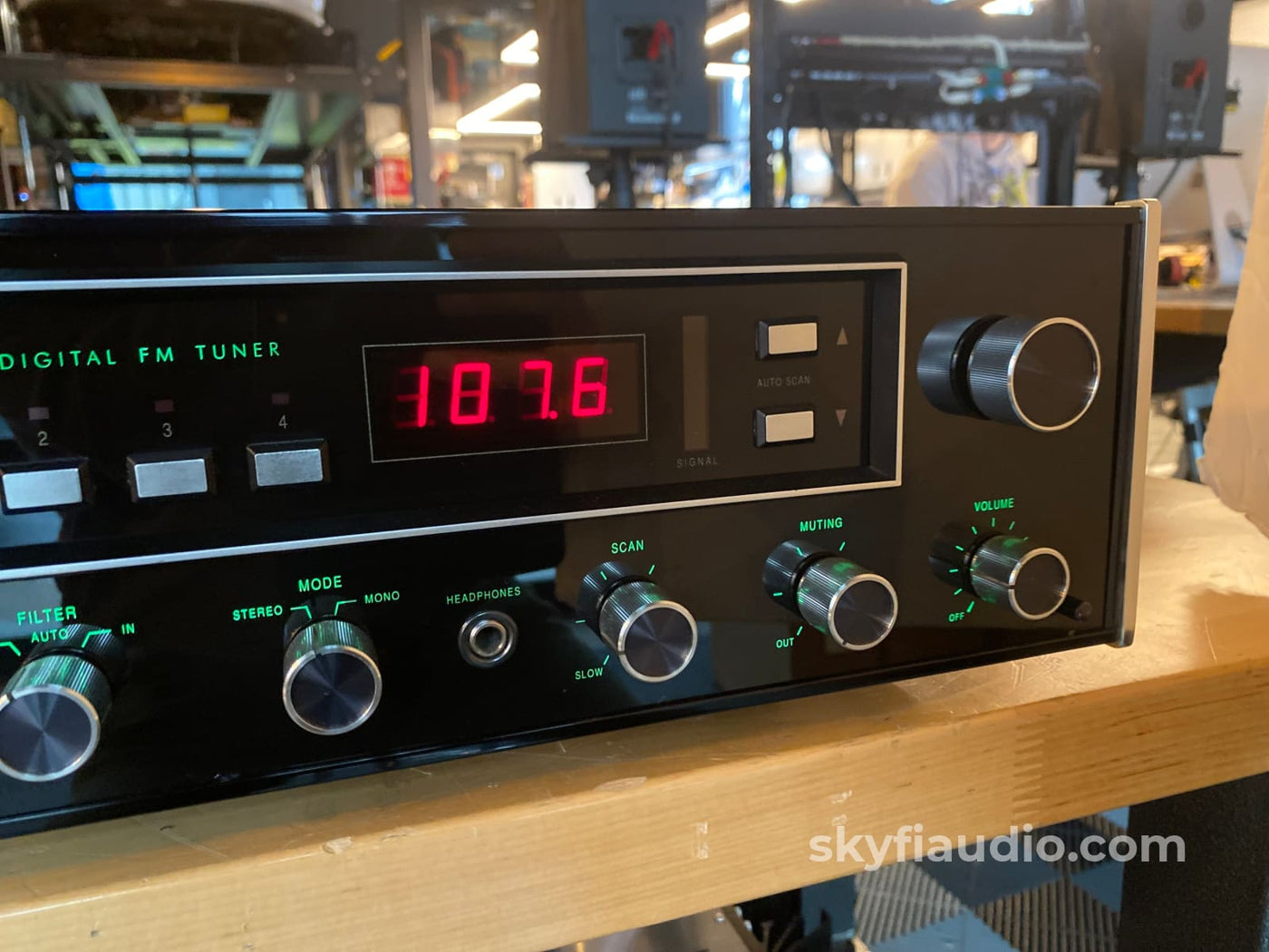 McIntosh MR80 VIntage FM Tuner