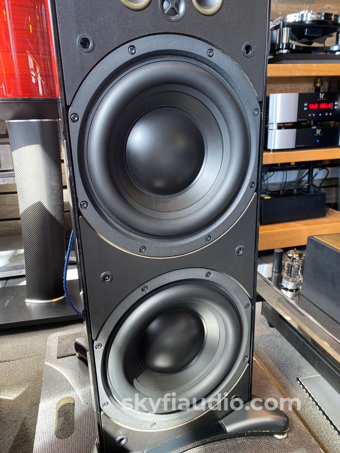 McIntosh XRT1K Line Array Speakers - 1200W Power Rating, High-Gloss Pi