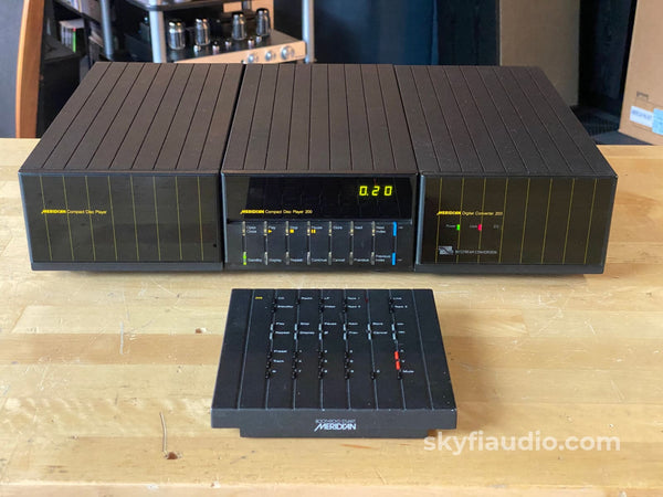 Meridian Compact Disc Player 200 w/Meridian 203 D/A Processor and Upgr