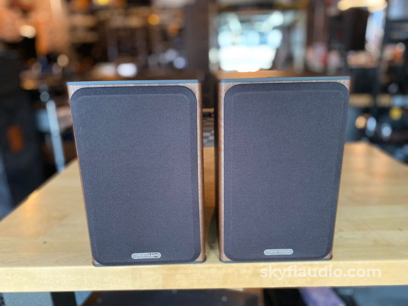 Monitor Audio Bronze 1 Bookshelf Speakers in Dark Wood, Minty