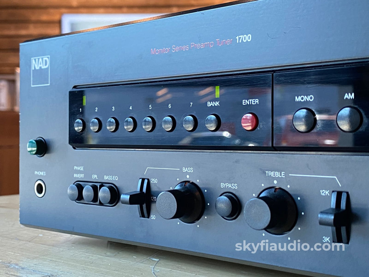 NAD 1700 Monitor Series Vintage Preamp Tuner