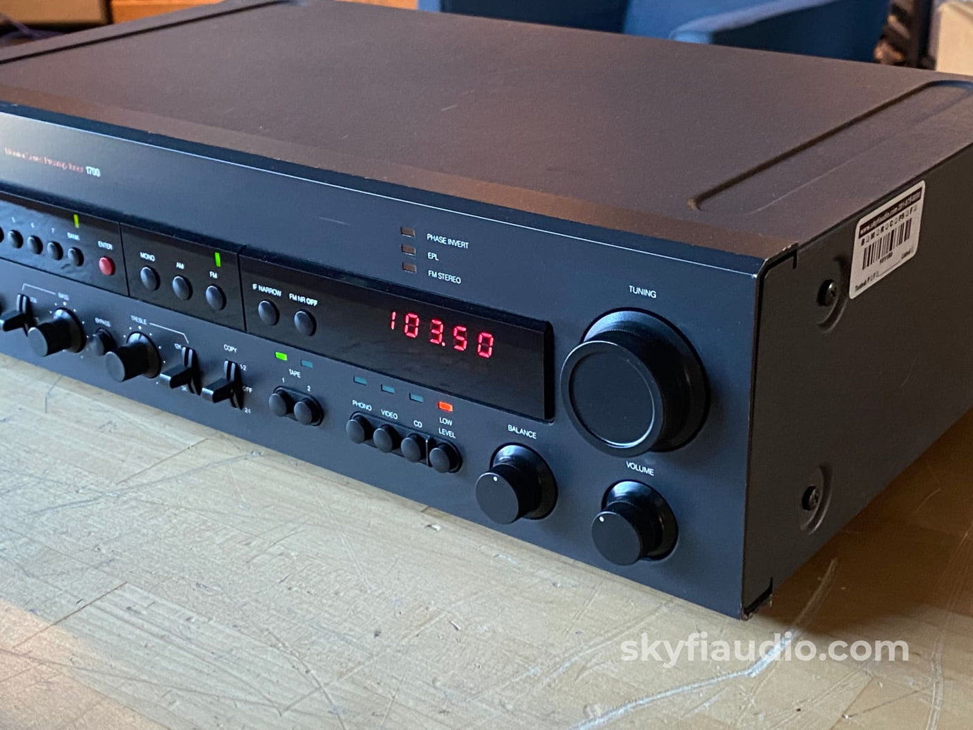 NAD 1700 Monitor Series Vintage Preamp Tuner