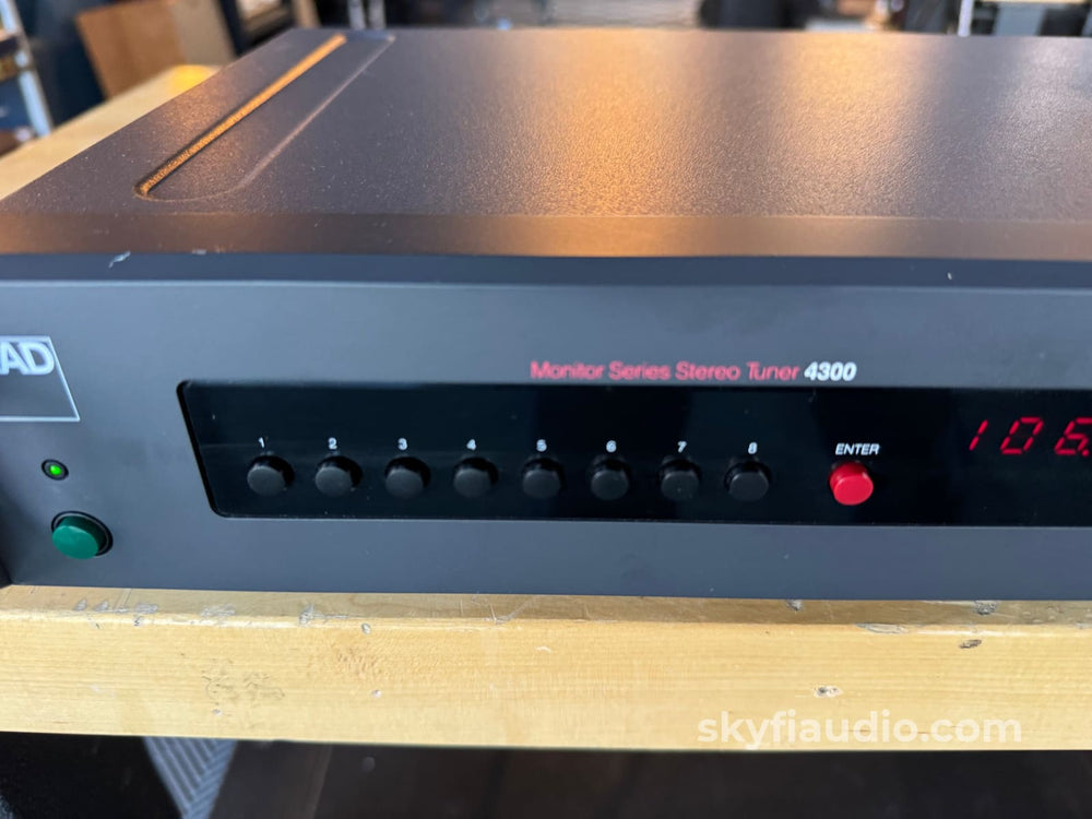 NAD 4300 Monitor Series AM/FM Stereo Tuner with RARE Rack Ears