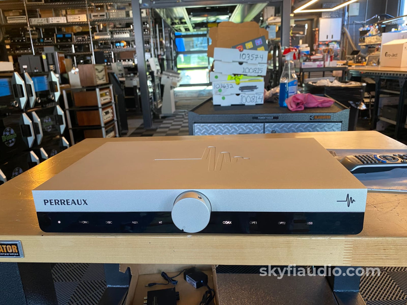 Perreaux Audit 80i Integrated Amplifier w/Phono and ES SABRE Reference