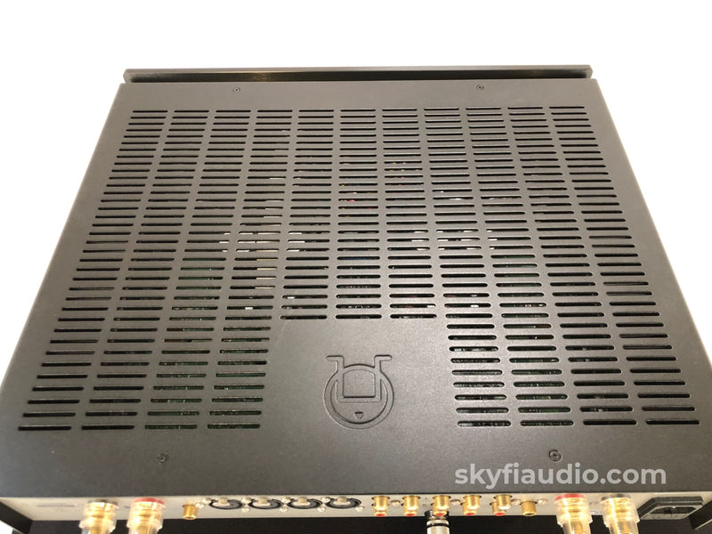 Primare I30 Integrated Solid State Amplifier with Remote