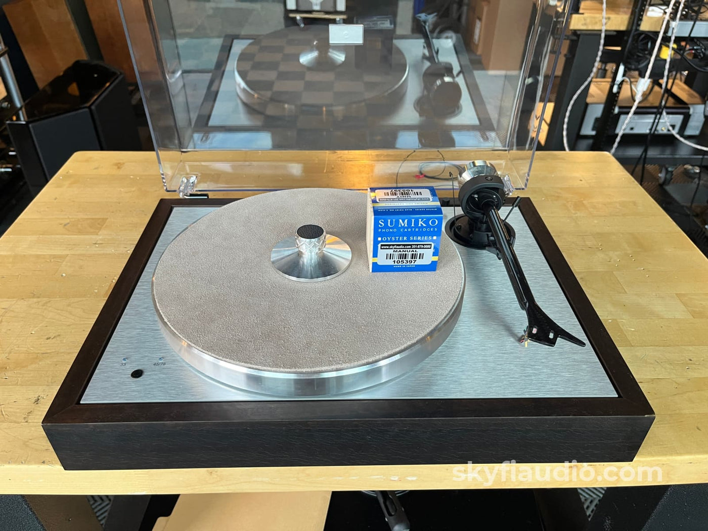 Pro-Ject "The Classic SB" DC Turntable w/New Sumiko Blue Point No. 3 C