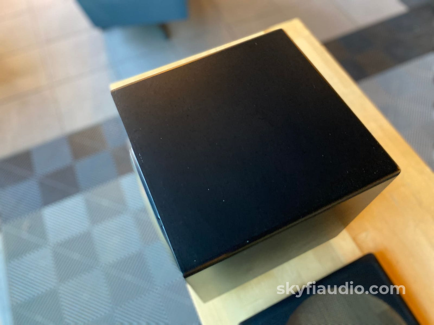 REL Acoustics Q201E 10" 200W Powered Subwoofer