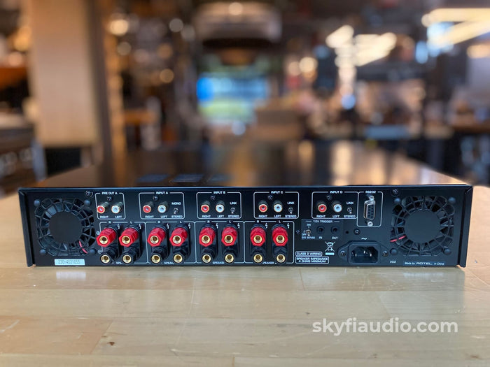 Rotel RKB-850 Amplifier, 8 x 50W
