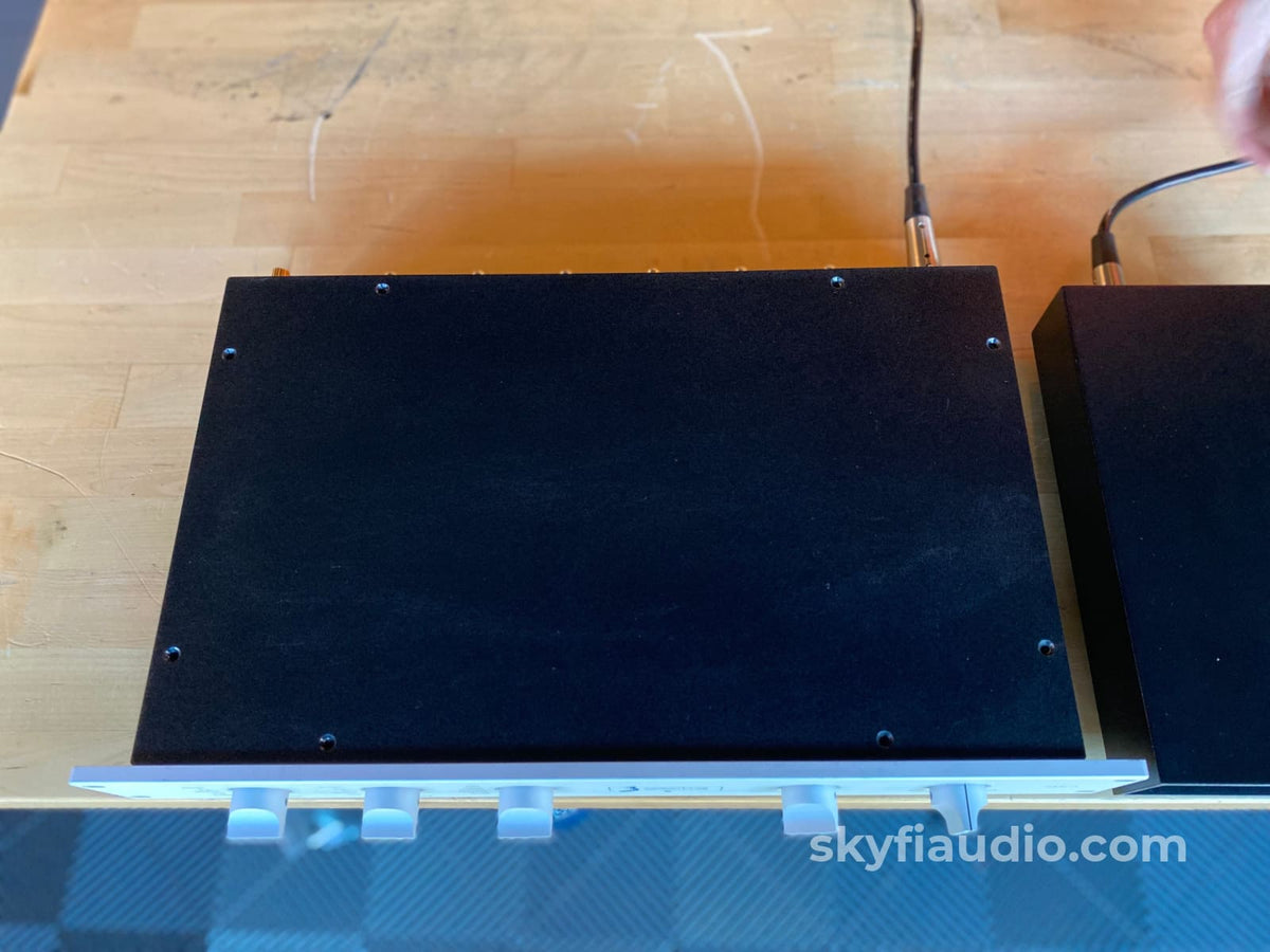 Spectral DMC-6 Analog Preamp w/Phono and DSM-10 Power Supply - SkyFi S