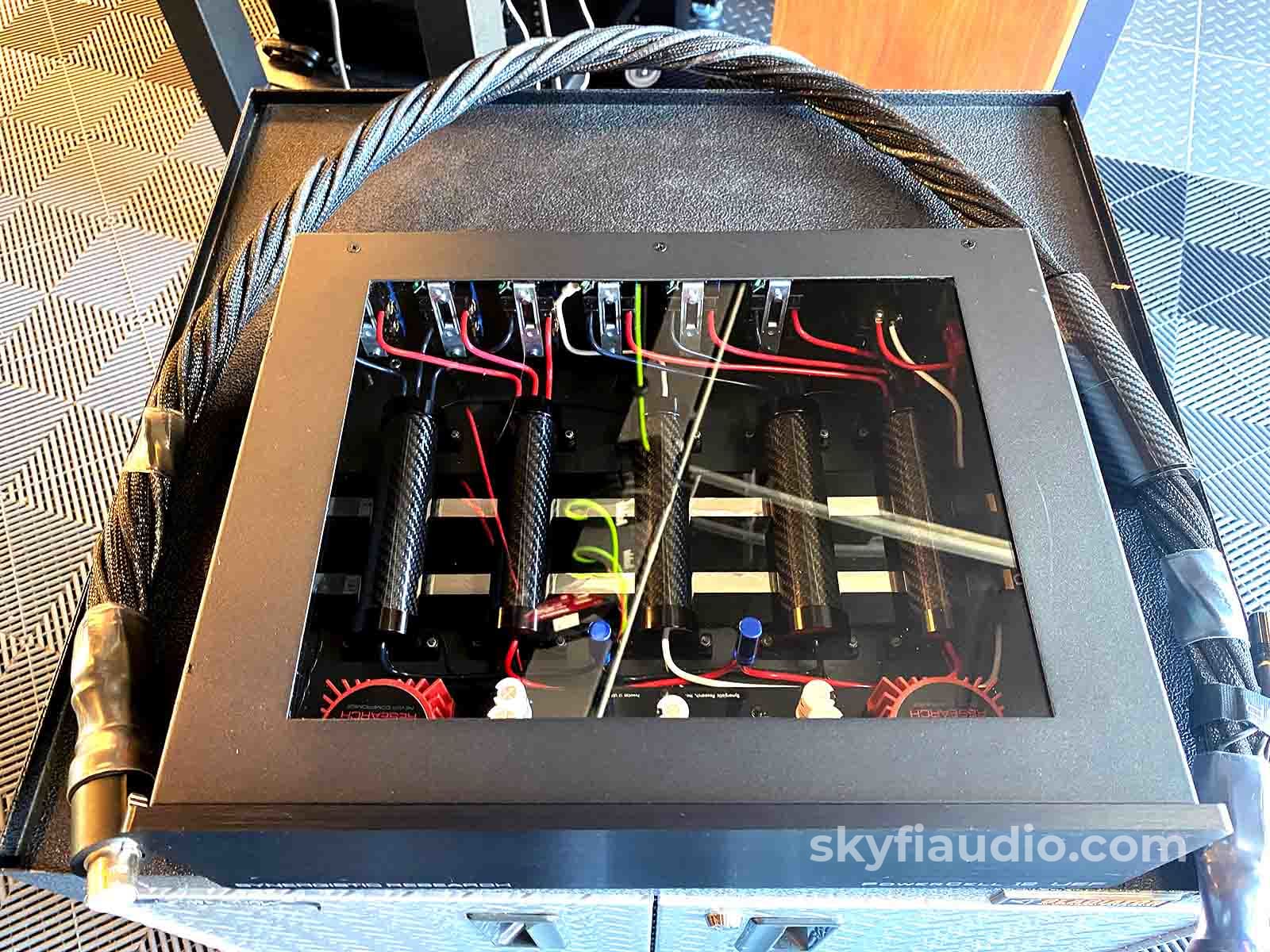 Synergistic Research PowerCell 12 UEF SE - Includes Galileo SX Power C