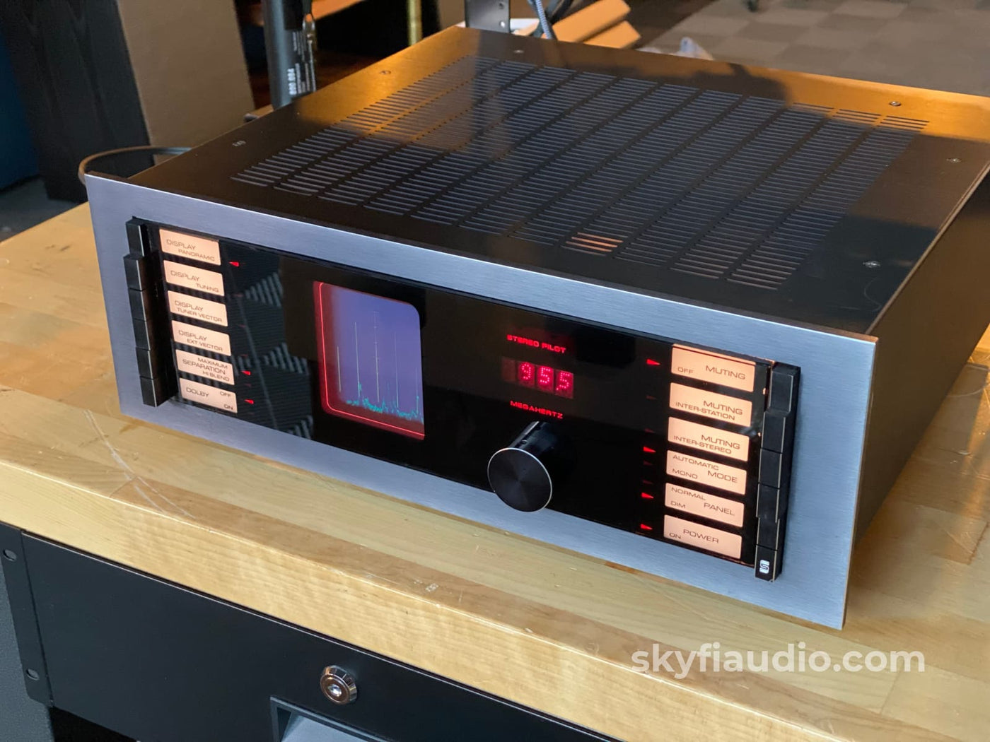 The Sequerra Model No.1 Broadcast Monitor - Best Tuner Ever!