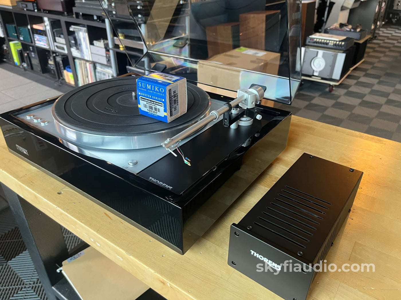 Thorens TD 1601 Belt Drive Semi-Automatic Turntable w/New Sumiko Cartr