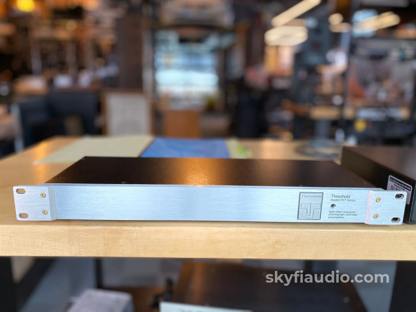 Threshold FET 10/PC MM/MC FET based Phono Stage w/External Power Suppl