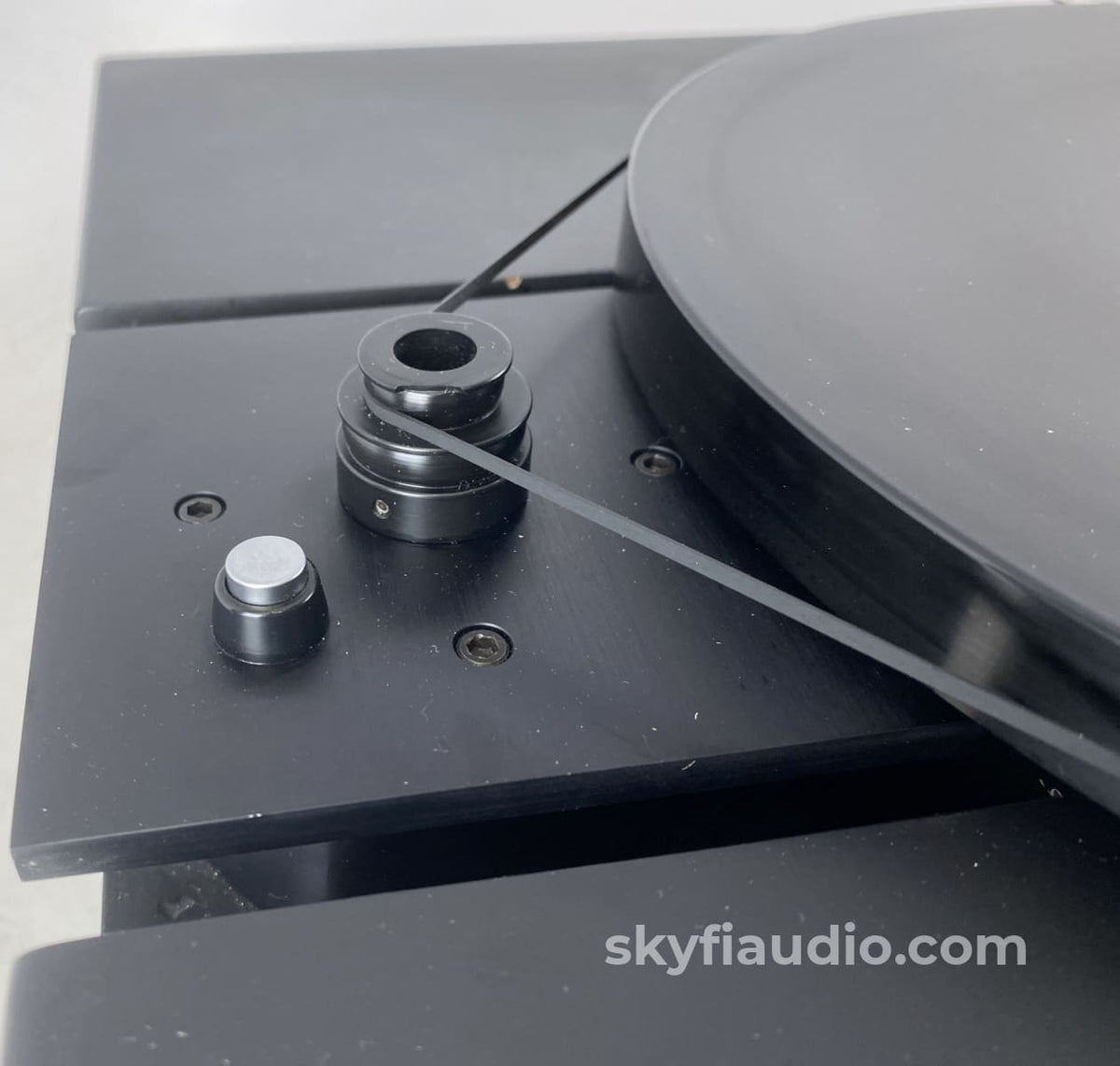 Well Tempered Classic Turntable - With Many Upgrades and Original Dust