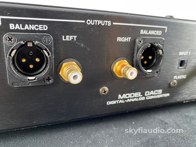 Audio Research Model DAC5, Digital to Analog Converter, 20-Bit Resolut ...