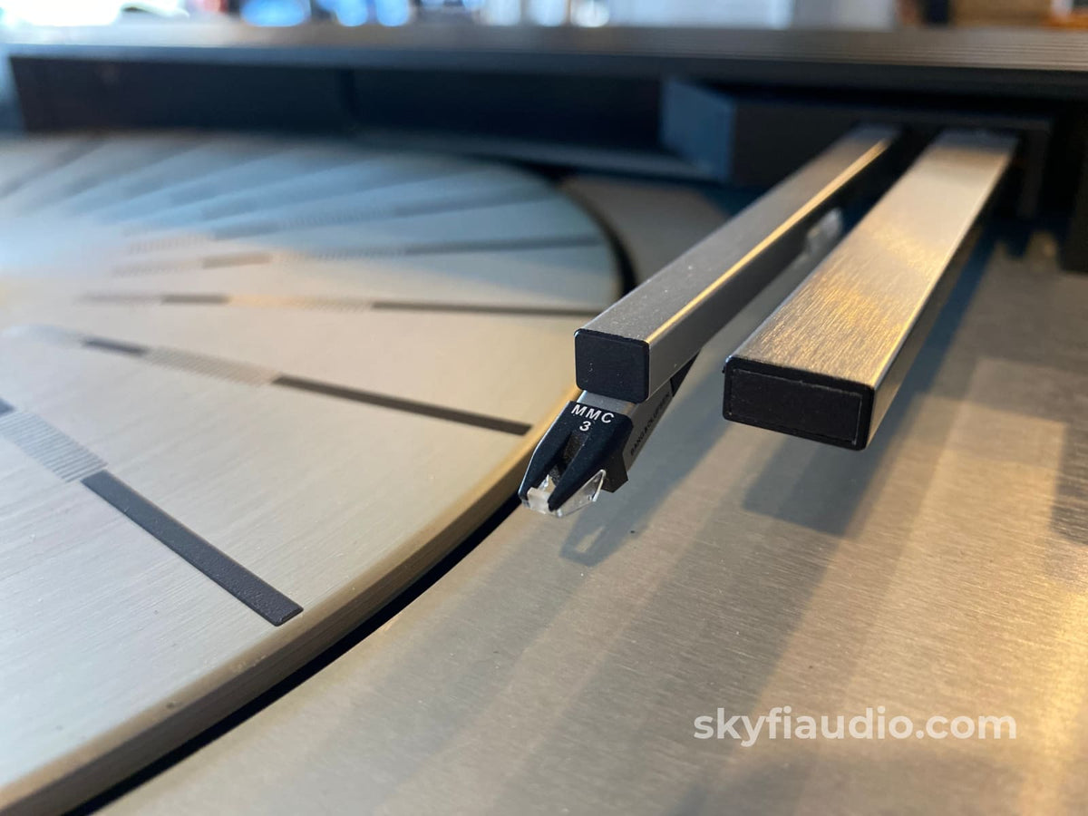 Bang & Olufsen TX2 Linear Tracking Automatic Turntable With MMC3 Cartr