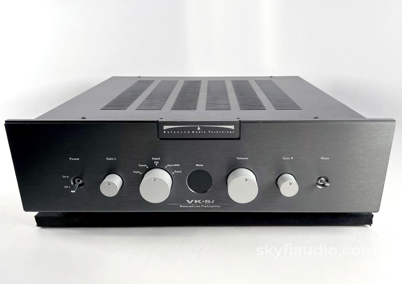 BAT (Balanced Audio Technology) VK-5i All Tube Dual Mono and Balanced